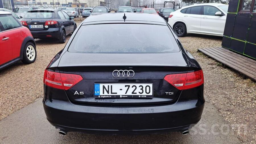 Melns Audi A5 2014 Rīga, ar dzinēja tilpumu 2.70 L un nobraukumu 304 tūkst. km par 6990 €, foto 6 vietnē AUTOMOTO.COM.LV