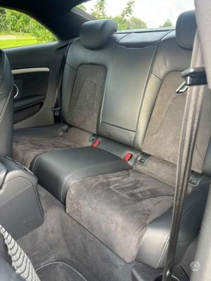 Melns Audi A5 2014 Viļņa, ar dzinēja tilpumu 1.98 L un nobraukumu 173 tūkst. km par 11600 €, foto 11 vietnē AUTOMOTO.COM.LV