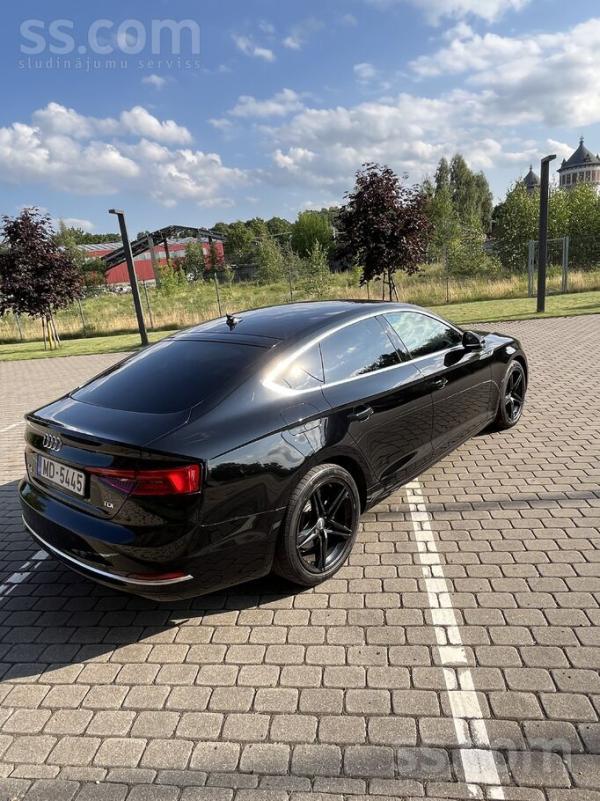 Melns Audi A5 2017 Rīga, ar dzinēja tilpumu 2.00 L un nobraukumu 270 tūkst. km par 16700 €, foto 5 vietnē AUTOMOTO.COM.LV