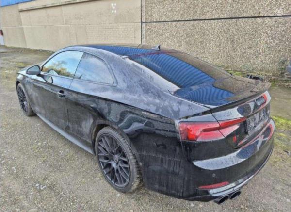 Black Audi A5 2018 in Siauliai, with an engine capacity of 3.00 L and mileage of 197 thousand km for 15500 €, photo 3 on AUTOMOTO.COM.LV