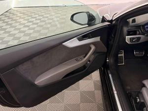 Melns Audi A5 2018 Marijampole, ar dzinēja tilpumu 1.97 L un nobraukumu 337 tūkst. km par 15500 €, foto 27 vietnē AUTOMOTO.COM.LV