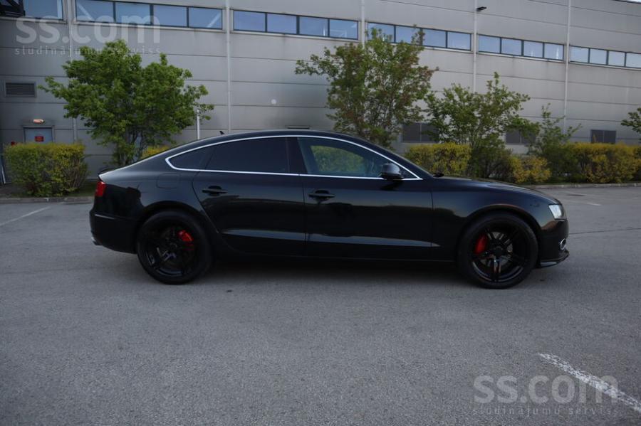 Black Audi A5 2009 in Riga, with an engine capacity of 3.00 L and mileage of 319 thousand km for 7990 €, photo 6 on AUTOMOTO.COM.LV