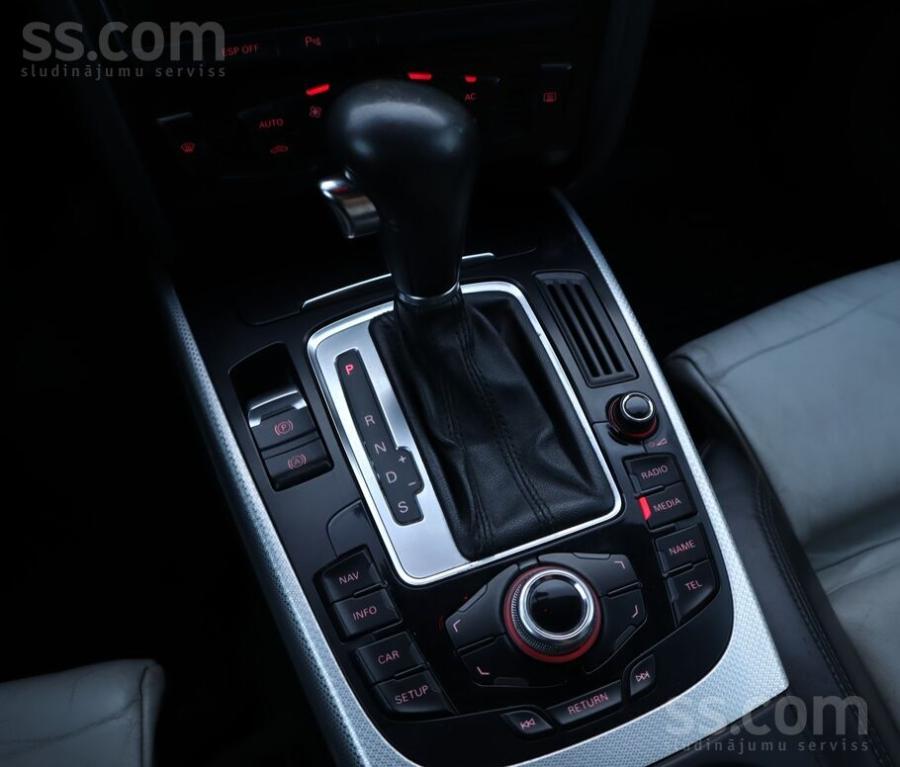 Black Audi A5 2009 in Riga, with an engine capacity of 3.00 L and mileage of 319 thousand km for 7990 €, photo 14 on AUTOMOTO.COM.LV