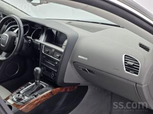 Black Audi A5 2009 in Riga, with an engine capacity of 2.00 L and mileage of 188 thousand km for 8800 €, photo 20 on AUTOMOTO.COM.LV