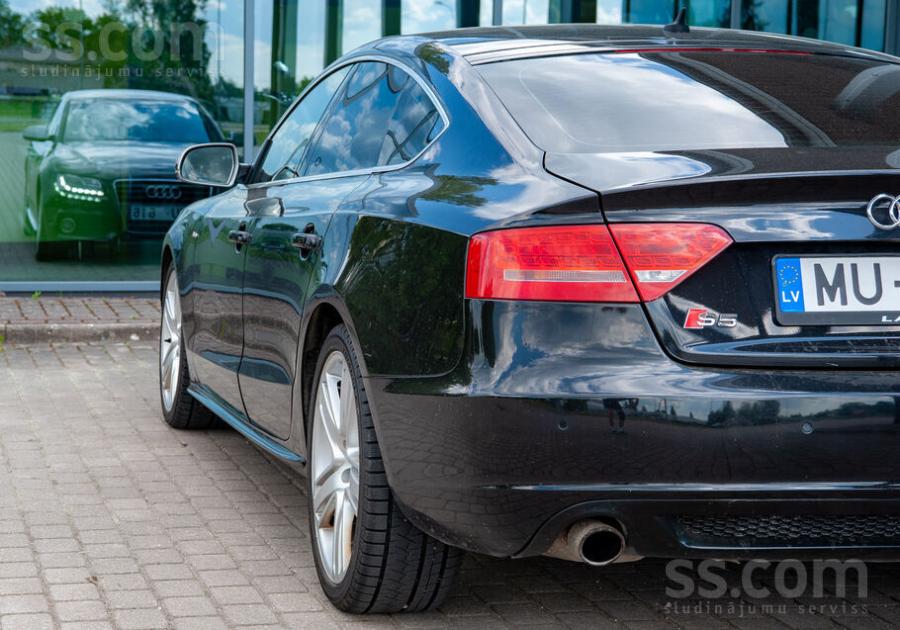 Black Audi A5 2009 in Cesis, with an engine capacity of 3.00 L and mileage of 219 thousand km for 6900 €, photo 12 on AUTOMOTO.COM.LV