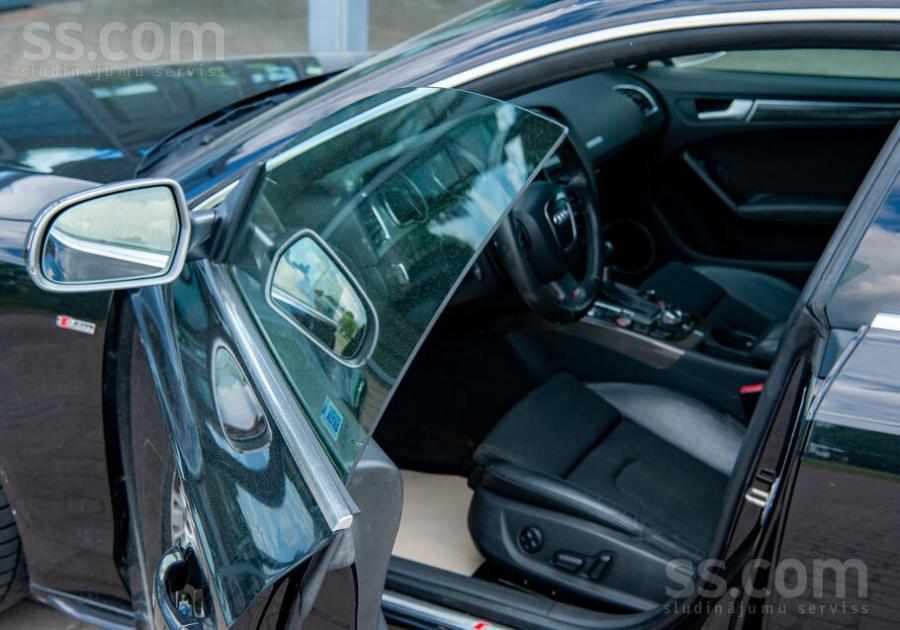Black Audi A5 2009 in Cesis, with an engine capacity of 3.00 L and mileage of 219 thousand km for 6900 €, photo 13 on AUTOMOTO.COM.LV