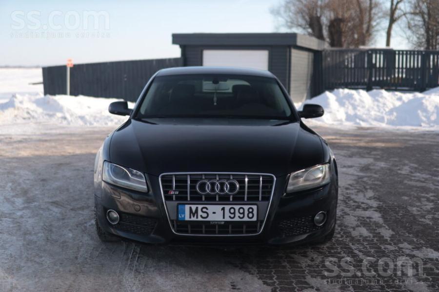 Black Audi A5 2009 in Liepaja, with an engine capacity of 3.00 L and mileage of 303 thousand km for 7500 €, photo 3 on AUTOMOTO.COM.LV