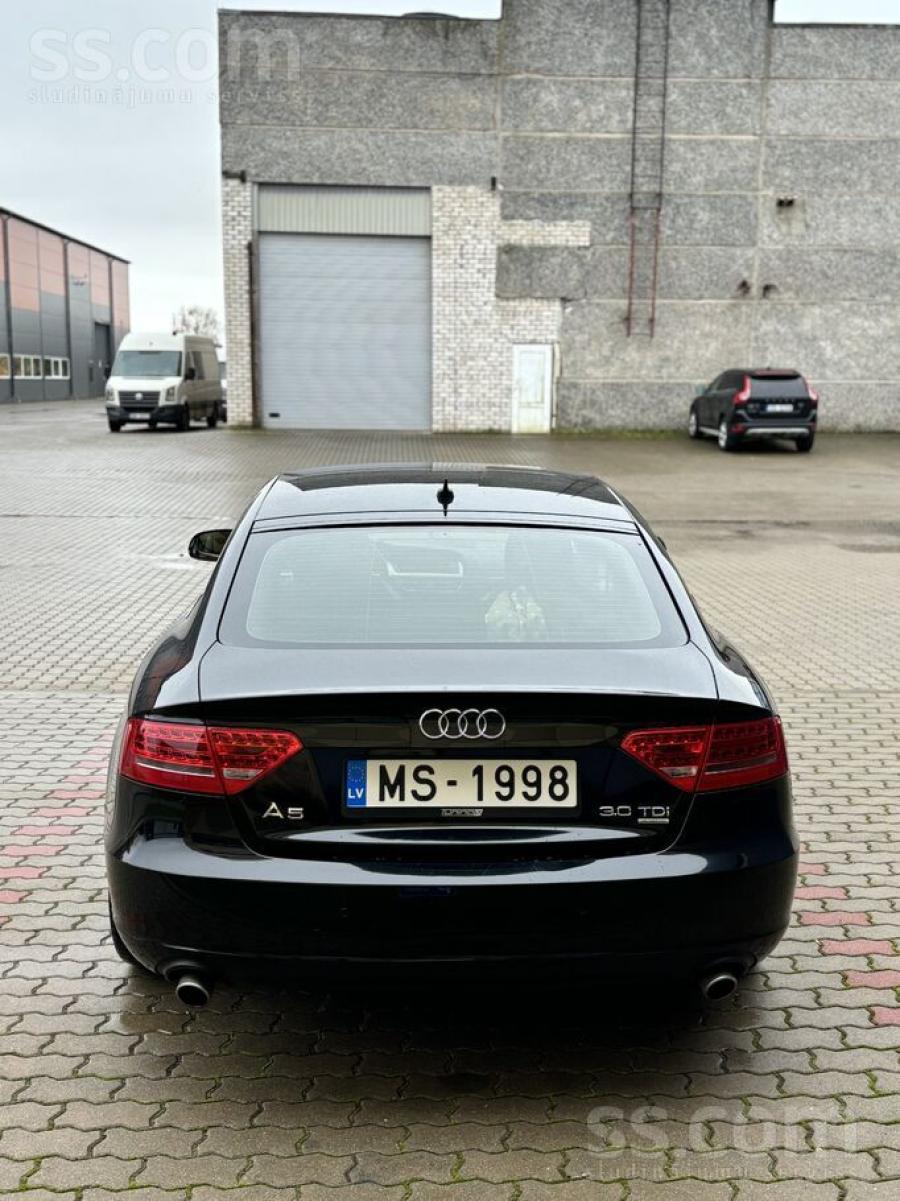 Black Audi A5 2009 in Liepaja, with an engine capacity of 3.00 L and mileage of 303 thousand km for 7500 €, photo 14 on AUTOMOTO.COM.LV