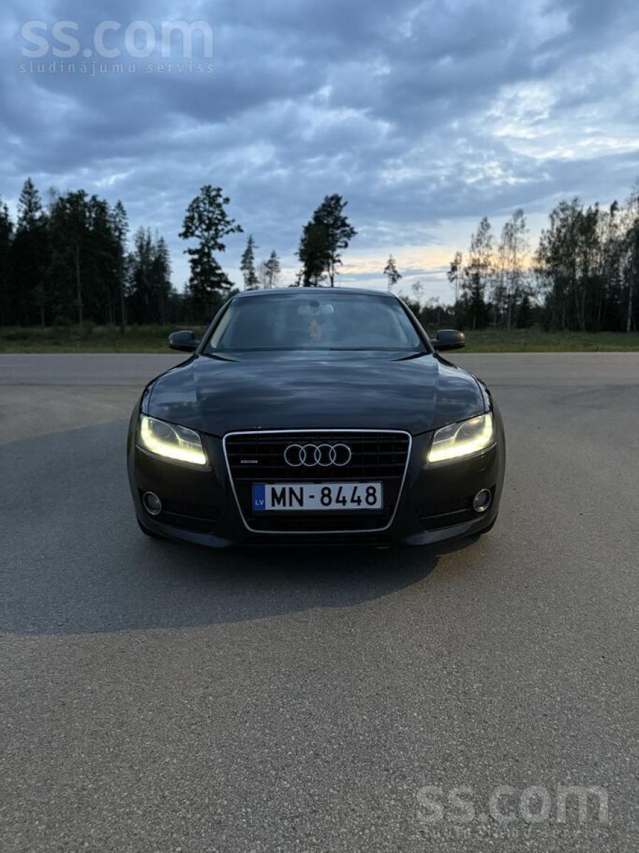 Black Audi A5 2009 in Riga, with an engine capacity of 3.00 L and mileage of 345 thousand km for 6500 €, photo 1 on AUTOMOTO.COM.LV