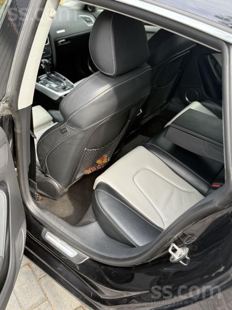 Black Audi A5 2009 in Riga, with an engine capacity of 3.00 L and mileage of 345 thousand km for 6500 €, photo 11 on AUTOMOTO.COM.LV