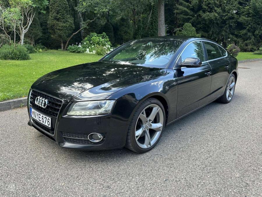 Black Audi A5 2009 in Vilnius, with an engine capacity of 3.00 L and mileage of 245 thousand km for 7650 €, photo 1 on AUTOMOTO.COM.LV