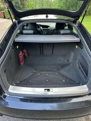 Black Audi A5 2009 in Vilnius, with an engine capacity of 3.00 L and mileage of 245 thousand km for 7650 €, photo 17 on AUTOMOTO.COM.LV