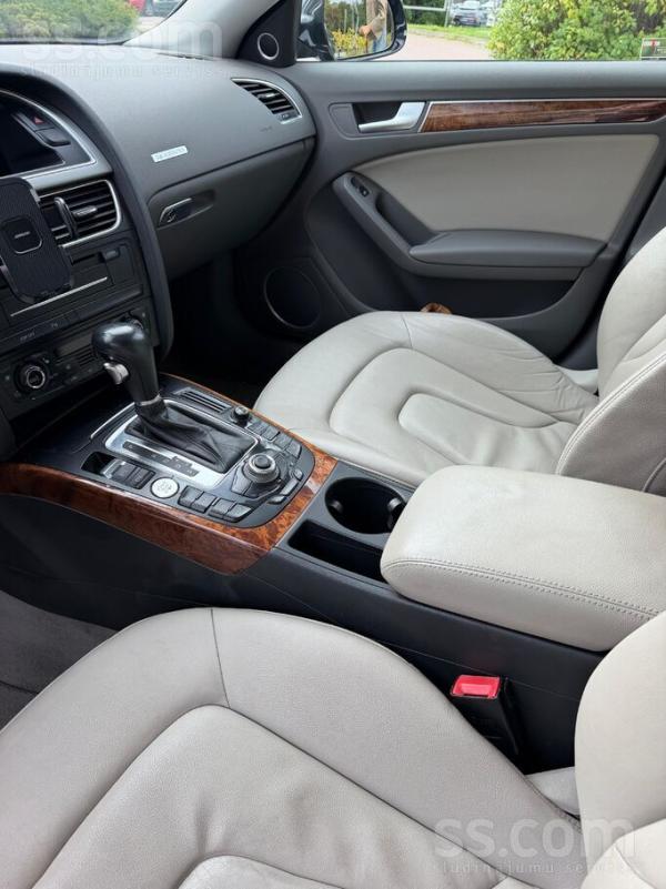 Audi A5 2009 Rīga vietnē Melns Audi A5 2009 Rīga, ar dzinēja tilpumu 2.00 L un nobraukumu 226 tūkst. km par 8700 €, foto 4 vietnē AUTOMOTO.COM.LV
