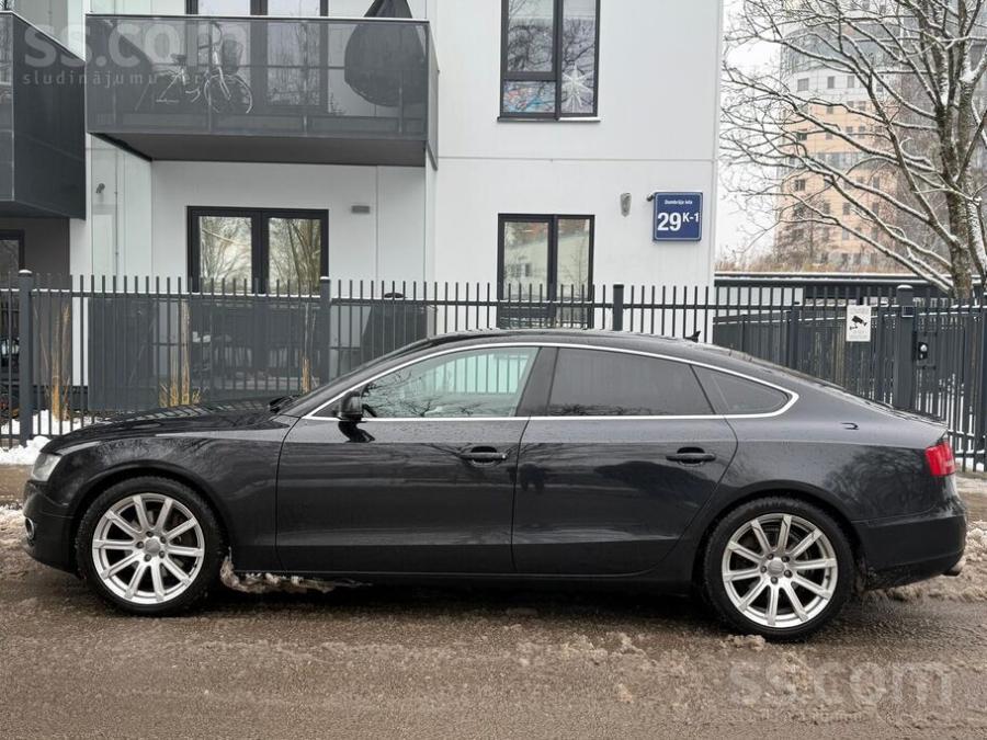 Black Audi A5 2010 in Riga, with an engine capacity of 3.00 L and mileage of 346 thousand km for 9000 €, photo 1 on AUTOMOTO.COM.LV