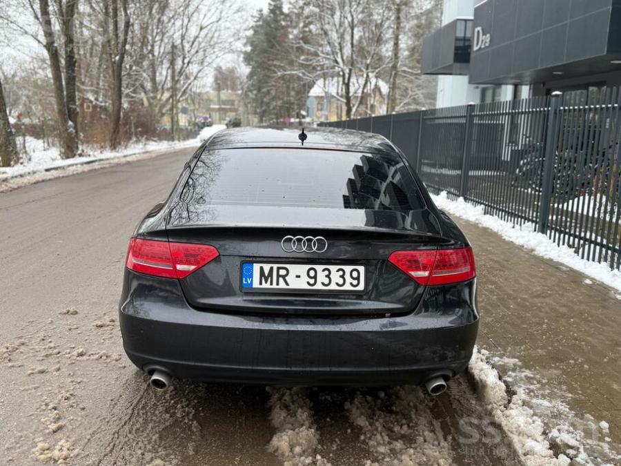 Black Audi A5 2010 in Riga, with an engine capacity of 3.00 L and mileage of 346 thousand km for 9000 €, photo 4 on AUTOMOTO.COM.LV