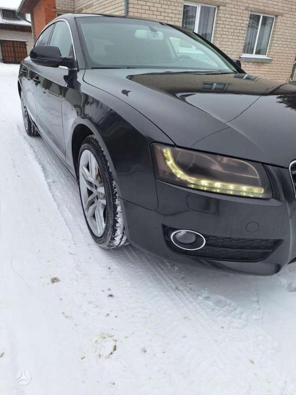 Melns Audi A5 2010 Tauragė, ar dzinēja tilpumu 1.97 L un nobraukumu 260 tūkst. km par 6250 €, foto 2 vietnē AUTOMOTO.COM.LV