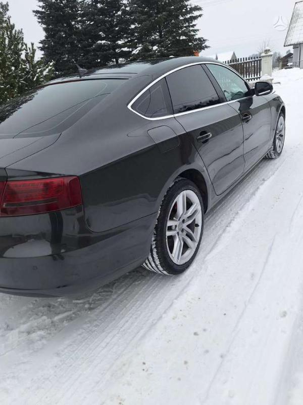 Melns Audi A5 2010 Tauragė, ar dzinēja tilpumu 1.97 L un nobraukumu 260 tūkst. km par 6250 €, foto 5 vietnē AUTOMOTO.COM.LV