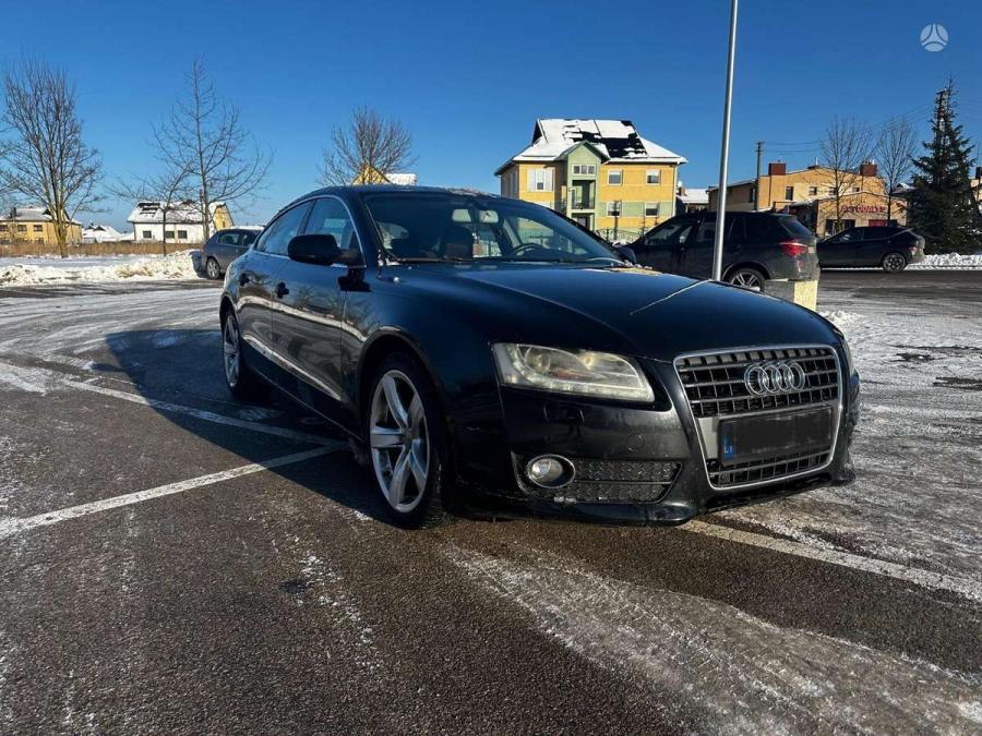 Black Audi A5 2010 in Panevezys, with an engine capacity of 2.97 L and mileage of 318 thousand km for 7500 €, photo 1 on AUTOMOTO.COM.LV