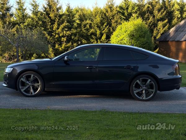 Melns Audi A5 2010 Tallina, ar dzinēja tilpumu 3.00 L un nobraukumu 213 tūkst. km par 11500 €, foto 4 vietnē AUTOMOTO.COM.LV