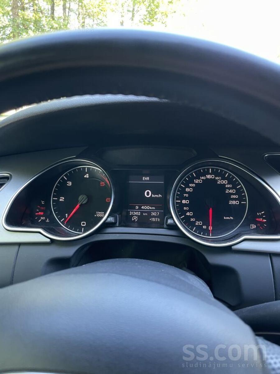 Black Audi A5 2010 in Riga, with an engine capacity of 2.00 L and mileage of 312 thousand km for 6800 €, photo 8 on AUTOMOTO.COM.LV