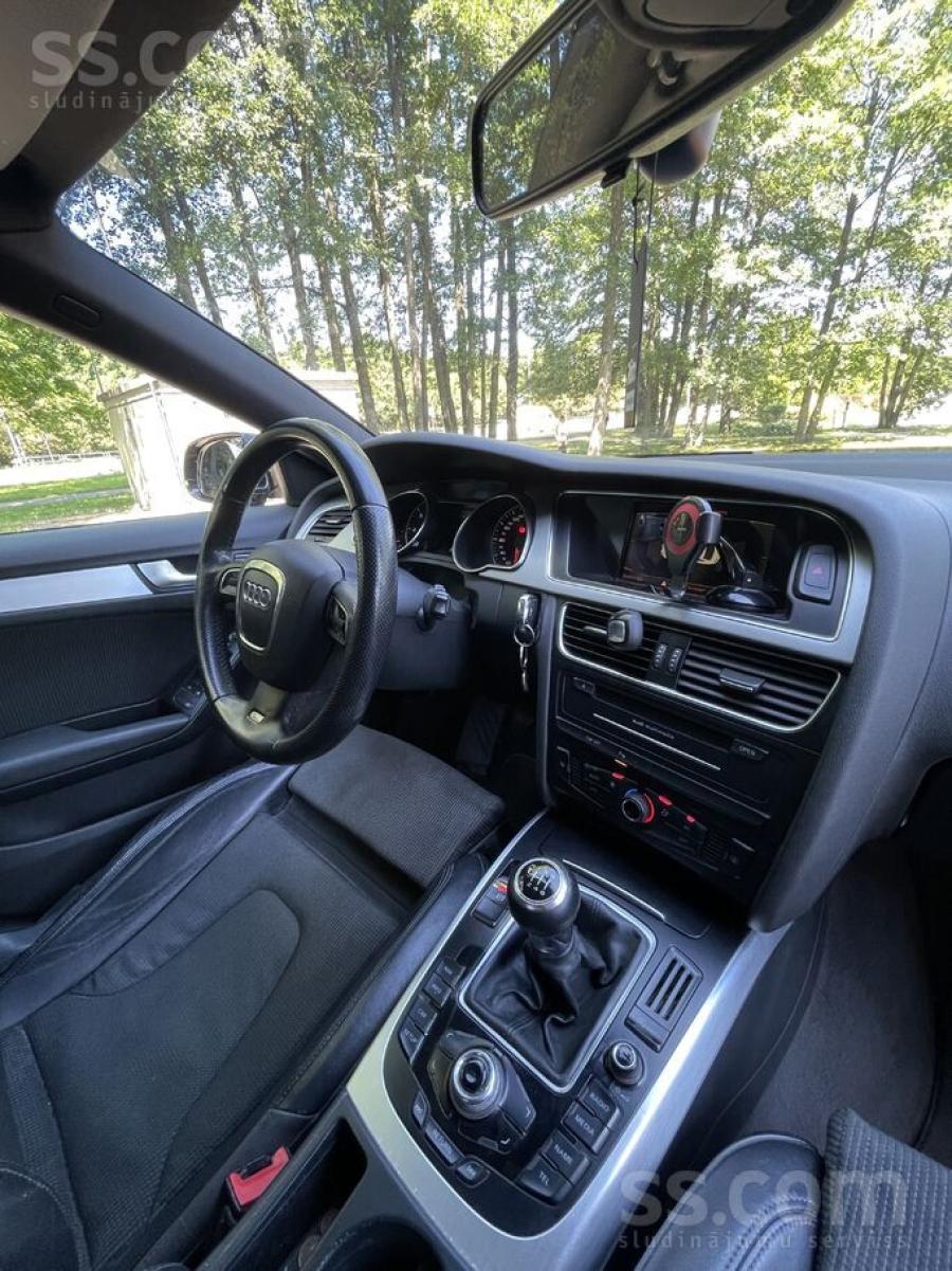 Black Audi A5 2010 in Riga, with an engine capacity of 2.00 L and mileage of 312 thousand km for 6800 €, photo 9 on AUTOMOTO.COM.LV