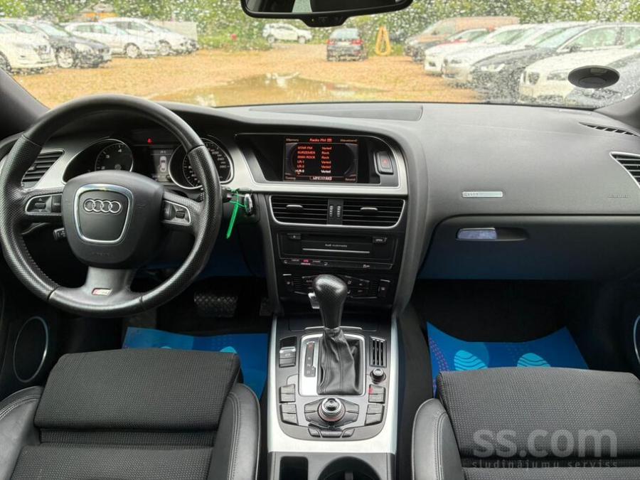 Melns Audi A5 2010 Kuldīga, ar dzinēja tilpumu 2.00 L un nobraukumu 271 tūkst. km par 8990 €, foto 15 vietnē AUTOMOTO.COM.LV