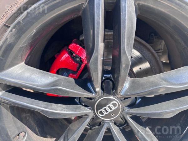 Black Audi A5 2010 in Riga, with an engine capacity of 3.00 L and mileage of 280 thousand km for 9650 €, photo 9 on AUTOMOTO.COM.LV