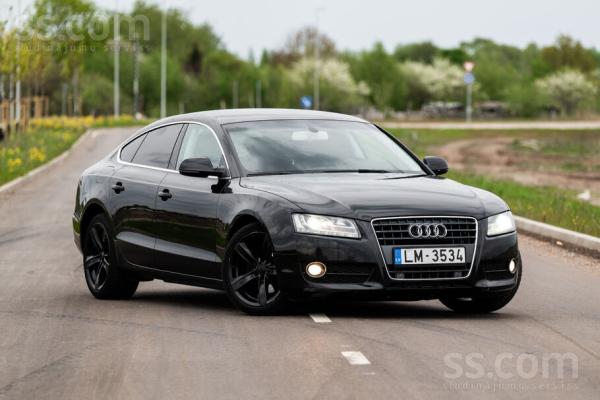 Melns Audi A5 2010 Liepāja, ar dzinēja tilpumu 2.00 L un nobraukumu 283 tūkst. km par 8800 €, foto 1 vietnē AUTOMOTO.COM.LV