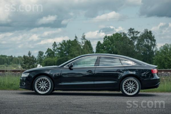 Melns Audi A5 2010 Jūrmala, ar dzinēja tilpumu 2.00 L un nobraukumu 278 tūkst. km par 9950 €, foto 4 vietnē AUTOMOTO.COM.LV