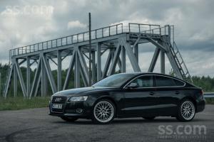 Black Audi A5 2010 in Jurmala, with an engine capacity of 2.00 L and mileage of 278 thousand km for 9950 €, photo  on AUTOMOTO.COM.LV