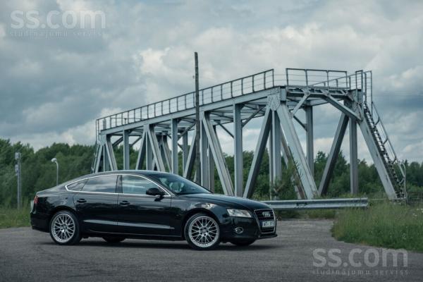 Melns Audi A5 2010 Jūrmala, ar dzinēja tilpumu 2.00 L un nobraukumu 278 tūkst. km par 9950 €, foto 2 vietnē AUTOMOTO.COM.LV