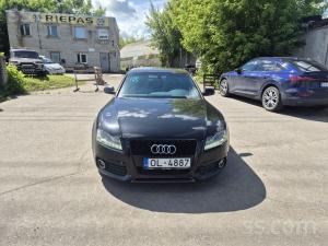 Black Audi A5 2010 in Riga, with an engine capacity of 3.00 L and mileage of 309 thousand km for 8390 €, photo 4 on AUTOMOTO.COM.LV