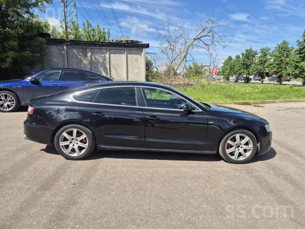 Black Audi A5 2010 in Riga, with an engine capacity of 3.00 L and mileage of 309 thousand km for 8390 €, photo 5 on AUTOMOTO.COM.LV