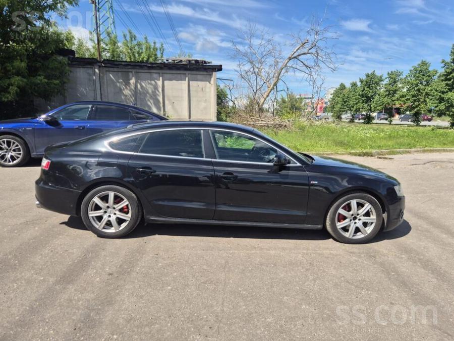 Black Audi A5 2010 in Riga, with an engine capacity of 3.00 L and mileage of 309 thousand km for 8390 €, photo 6 on AUTOMOTO.COM.LV
