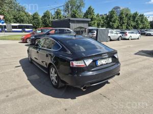 Black Audi A5 2010 in Riga, with an engine capacity of 3.00 L and mileage of 309 thousand km for 8390 €, photo 9 on AUTOMOTO.COM.LV