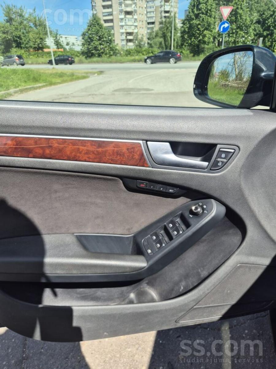 Black Audi A5 2010 in Riga, with an engine capacity of 3.00 L and mileage of 309 thousand km for 8390 €, photo 14 on AUTOMOTO.COM.LV