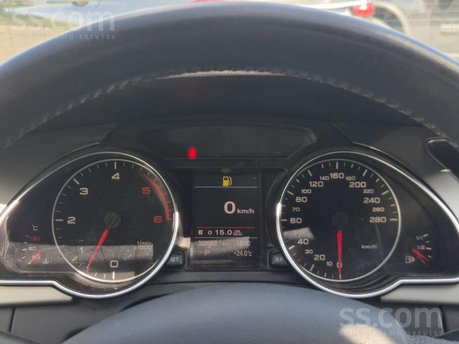 Black Audi A5 2010 in Riga, with an engine capacity of 3.00 L and mileage of 309 thousand km for 8390 €, photo 16 on AUTOMOTO.COM.LV