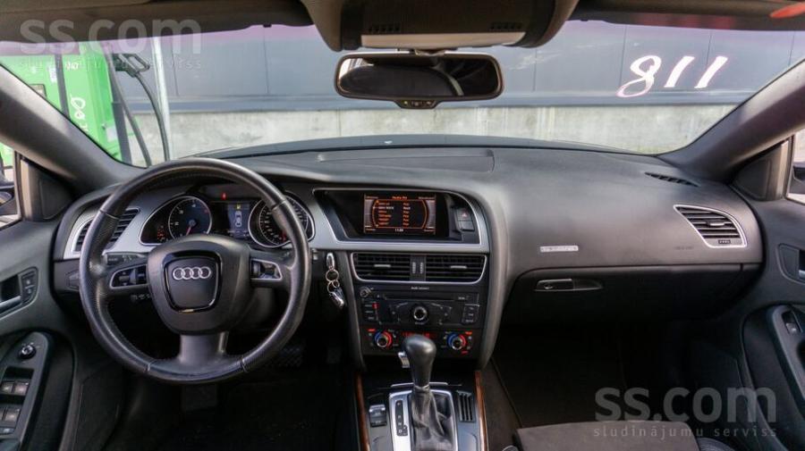 Black Audi A5 2010 in Riga, with an engine capacity of 3.00 L and mileage of 309 thousand km for 8390 €, photo 13 on AUTOMOTO.COM.LV