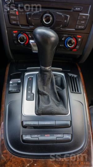 Black Audi A5 2010 in Riga, with an engine capacity of 3.00 L and mileage of 309 thousand km for 8390 €, photo 16 on AUTOMOTO.COM.LV