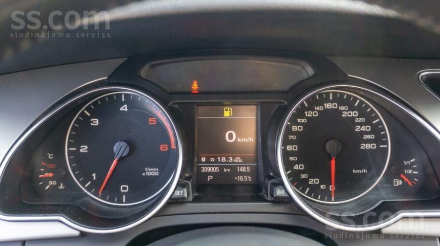 Black Audi A5 2010 in Riga, with an engine capacity of 3.00 L and mileage of 309 thousand km for 8390 €, photo 19 on AUTOMOTO.COM.LV
