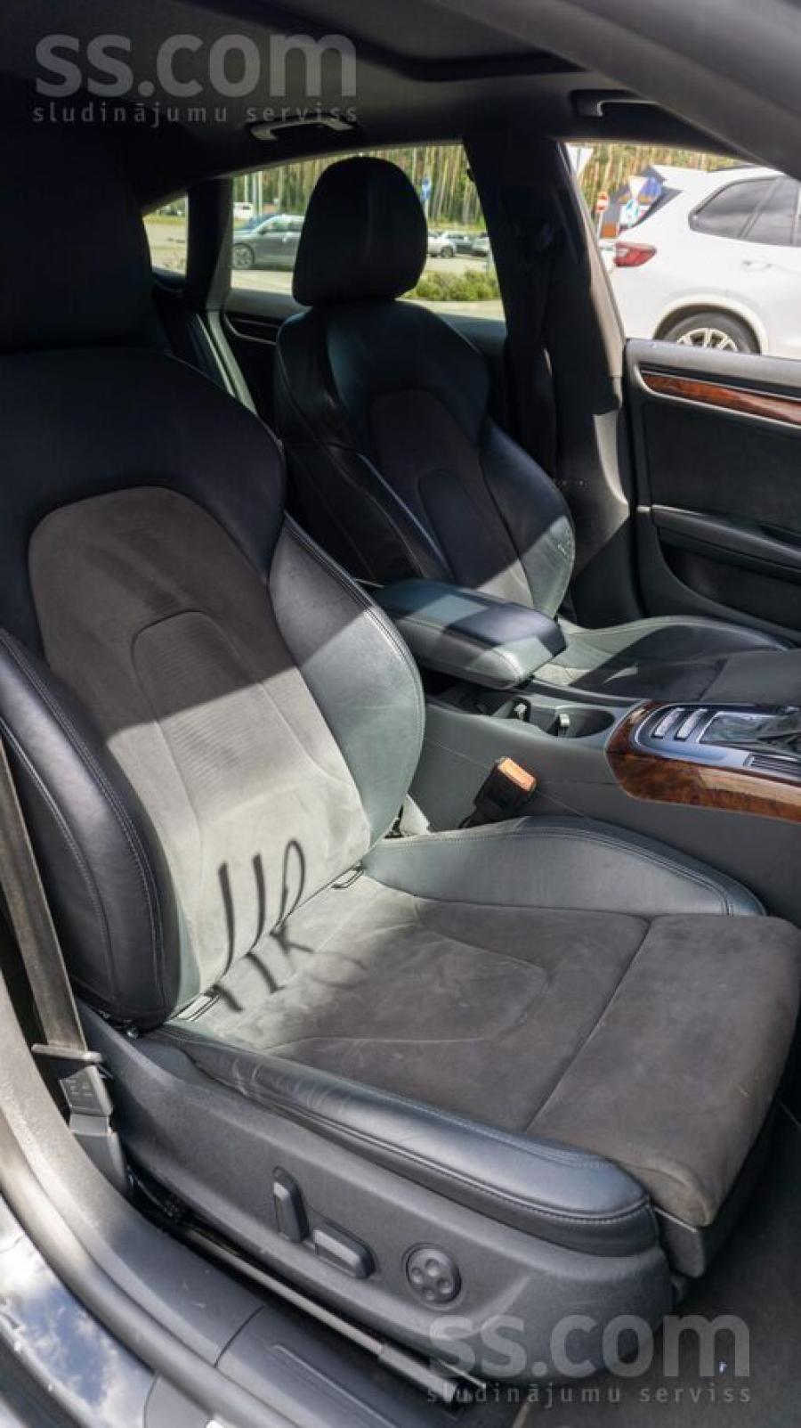 Black Audi A5 2010 in Riga, with an engine capacity of 3.00 L and mileage of 309 thousand km for 8390 €, photo 24 on AUTOMOTO.COM.LV