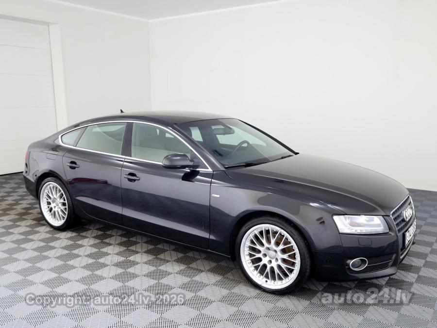 Melns Audi A5 2010 Tallina, ar dzinēja tilpumu 2.00 L un nobraukumu 269 tūkst. km par 4999 €, foto 1 vietnē AUTOMOTO.COM.LV