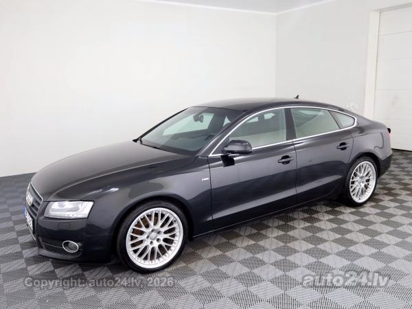 Melns Audi A5 2010 Tallina, ar dzinēja tilpumu 2.00 L un nobraukumu 269 tūkst. km par 4999 €, foto 2 vietnē AUTOMOTO.COM.LV