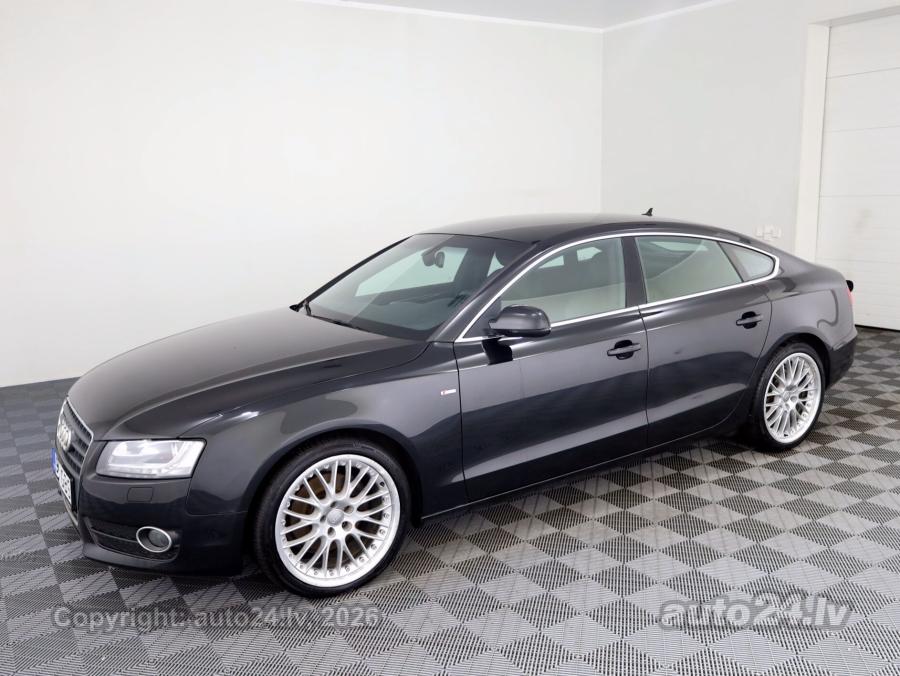 Melns Audi A5 2010 Tallina, ar dzinēja tilpumu 2.00 L un nobraukumu 269 tūkst. km par 4999 €, foto 3 vietnē AUTOMOTO.COM.LV