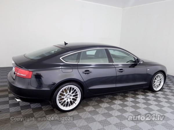 Melns Audi A5 2010 Tallina, ar dzinēja tilpumu 2.00 L un nobraukumu 269 tūkst. km par 4999 €, foto 3 vietnē AUTOMOTO.COM.LV