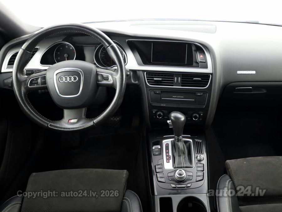 Melns Audi A5 2010 Tallina, ar dzinēja tilpumu 2.00 L un nobraukumu 269 tūkst. km par 4999 €, foto 6 vietnē AUTOMOTO.COM.LV
