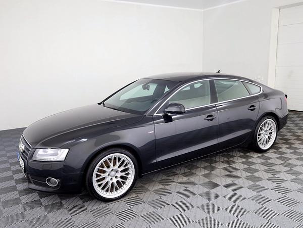Black Audi A5 2010 in Tallinn, with an engine capacity of 2.00 L and mileage of 269 thousand km for 4999 €, photo 2 on AUTOMOTO.COM.LV