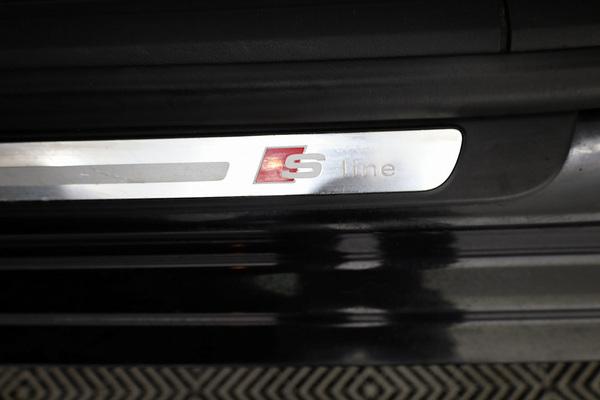 Black Audi A5 2010 in Tallinn, with an engine capacity of 2.00 L and mileage of 269 thousand km for 4999 €, photo 9 on AUTOMOTO.COM.LV