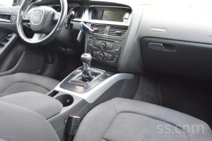Black Audi A5 2010 in Riga, with an engine capacity of 2.00 L and mileage of 233 thousand km for 6250 €, photo 9 on AUTOMOTO.COM.LV