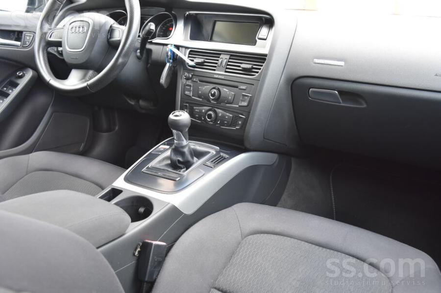 Black Audi A5 2010 in Riga, with an engine capacity of 2.00 L and mileage of 233 thousand km for 6250 €, photo 9 on AUTOMOTO.COM.LV
